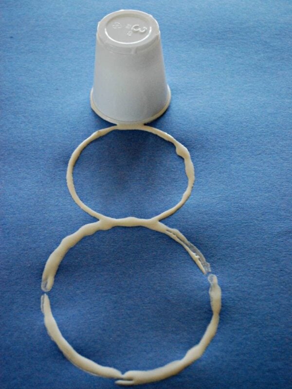 Q-Tip Painted Snowman Craft - Mess for Less