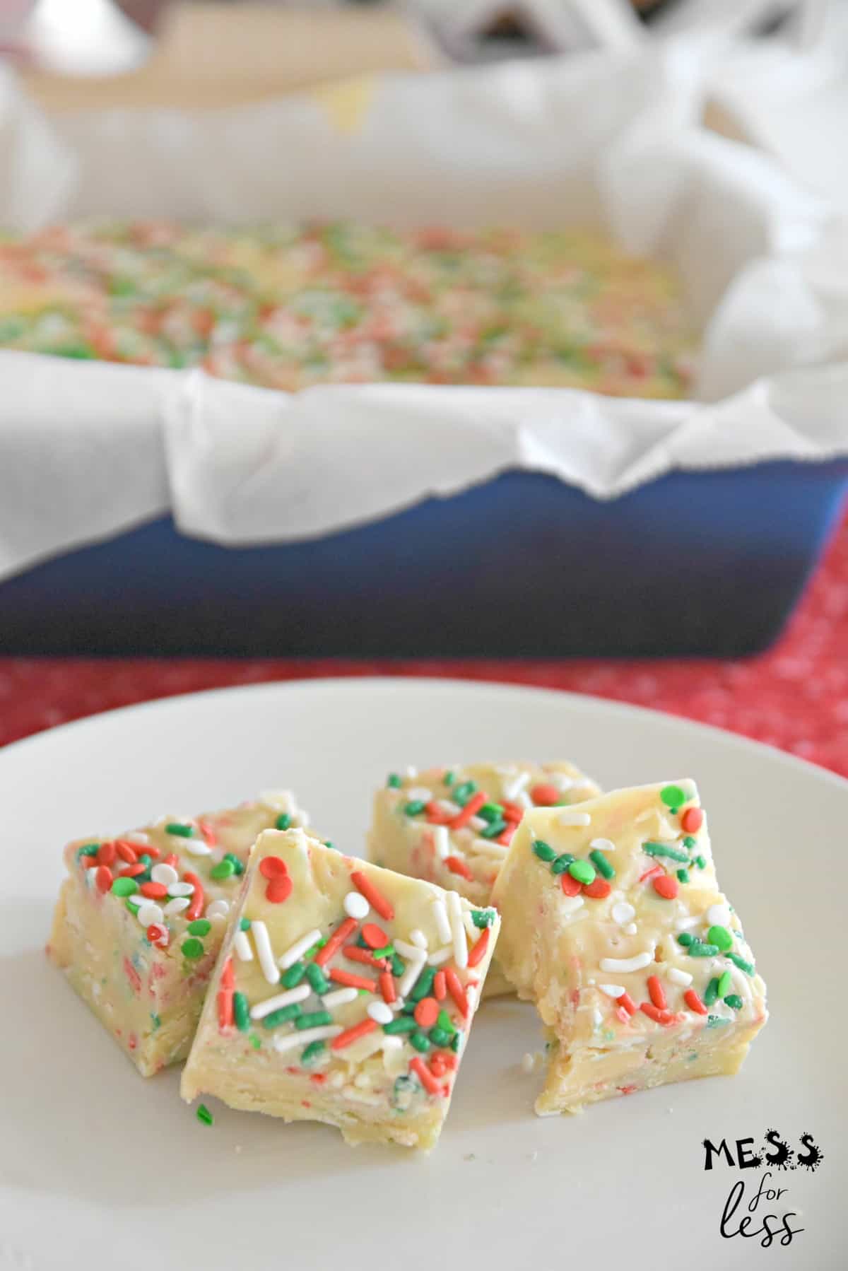 Easy Christmas Fudge - Mess for Less