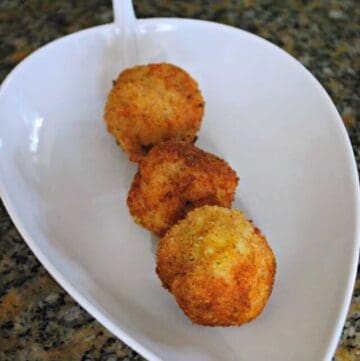 Cheesy Italian Arancini Balls {Italian Rice Balls} - Mess for Less