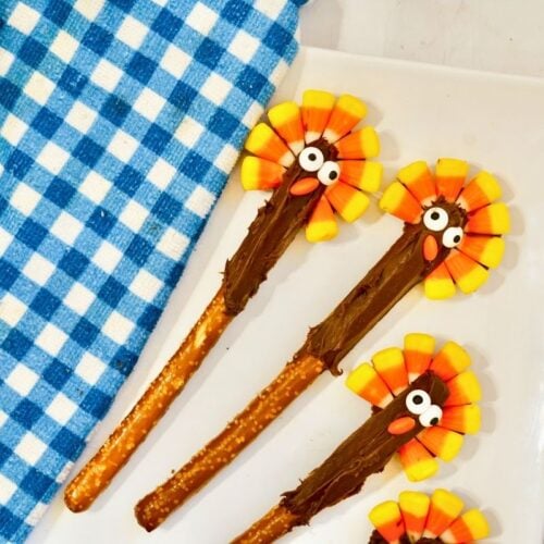Thanksgiving Pretzel Rods - Mess for Less