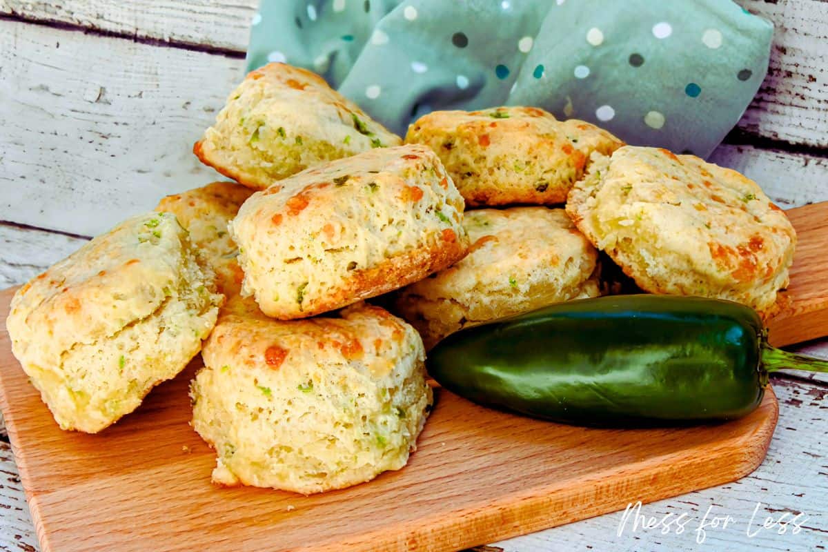 Cheesy Jalapeno Biscuits Recipe - Mess for Less