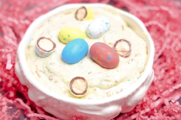 Robin's Egg Easter Dip - Mess for Less