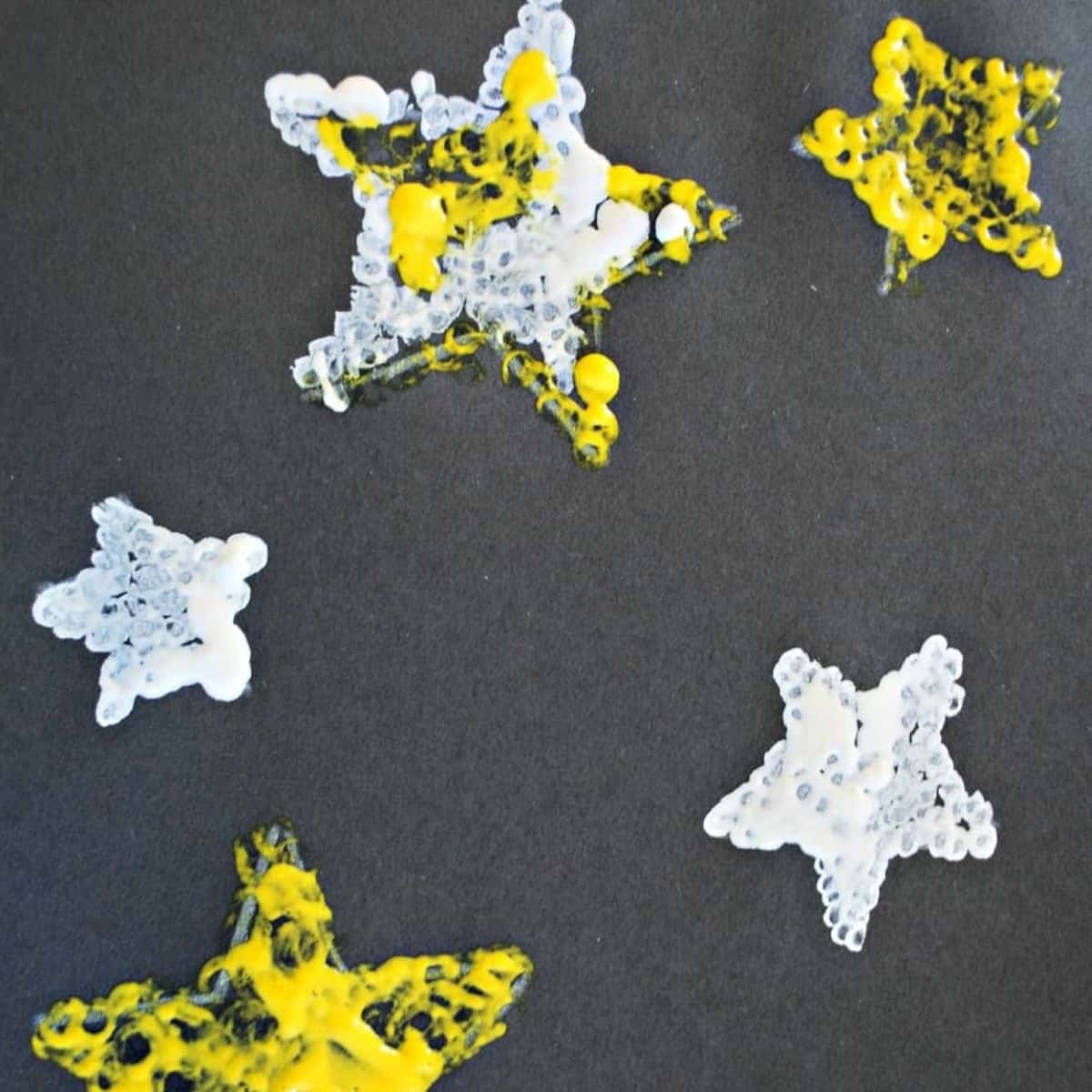 Kids Art Project: Q-Tip Star Art - Mess for Less